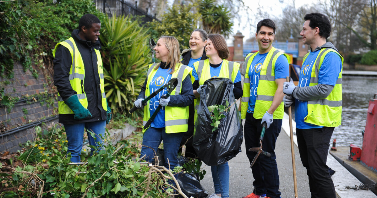 Paddington's Great British Spring Clean 2018 | Paddington