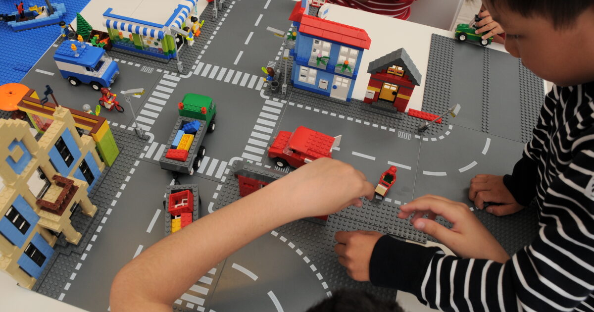 LEGO Lab Offers Pop-Up Playtime in Paddington | Paddington